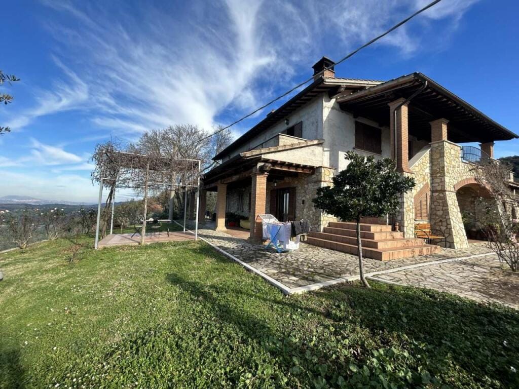 7 Bedroom House w/ Garden & Panoramic Views in Coll.. - Homestra